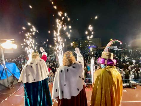 Los Reyes Magos repartieron toneladas de ilusión y caramelos a los