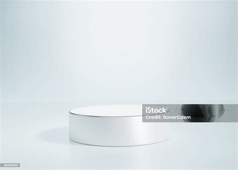 승자 무대 또는 제품 스탠드의 3d 일러스트레이션 사실적인 템플릿 밝은 파란색 백그펀드에 격리 된 모형 흰색에 대한 스톡 사진