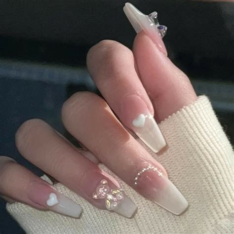 Nails 💌🌷 Tırnak Fikirleri Tırnak Mücevherli Tırnaklar