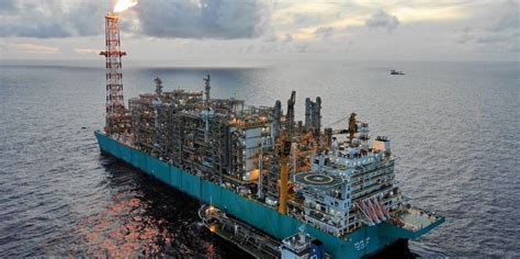 Petronas Starts To Move On Its Third Flng Unit Newbuilding Tradewinds