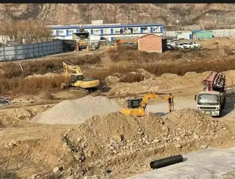 邢台头条邢台信都区路罗镇，这是谁家的施工现场如此“豪迈”，沙石土木工程竟然不做一点防尘措施 知乎