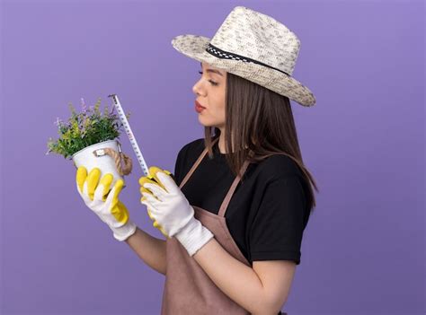 Free Photo Confident Pretty Caucasian Female Gardener Wearing