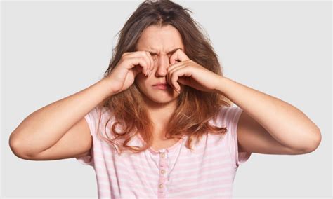¿por Qué Deberías De Evitar Frotarte Los Ojos Telégrafo