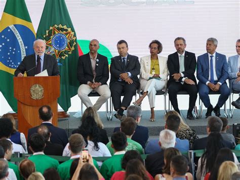 Camilo e Elmano Lula lança o Programa Escola em Tempo Integral