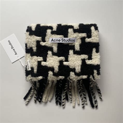 아크네스튜디오 아크네 스튜디오 하운드투스 머플러 2컬러 Scar000169 위시버킷