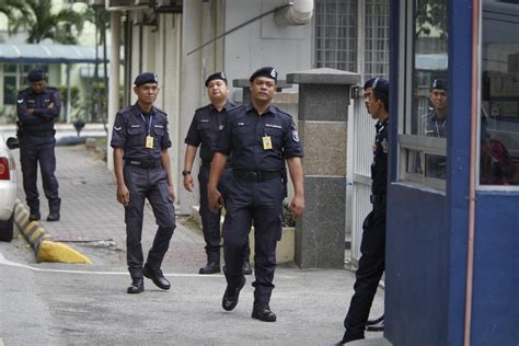 Kim Jong Nam Murder Malaysian Police Issue Arrest Warrant For Airline