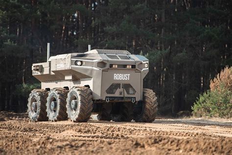 開創作戰新樣貌 英陸軍首度實測「重型無人地面載具」 國際 開創作戰新樣貌 英陸軍首度實測「重型無人地面載具」 青年日報