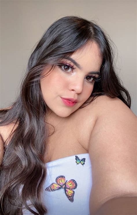 Pin By Achodo Tobe On Stuff To Buy Long Hair Styles Curvy Curves