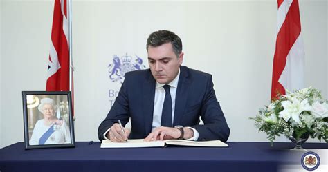 ილია დარჩიაშვილი გაერთიანებული სამეფოს საელჩოში იმყოფებოდა სადაც