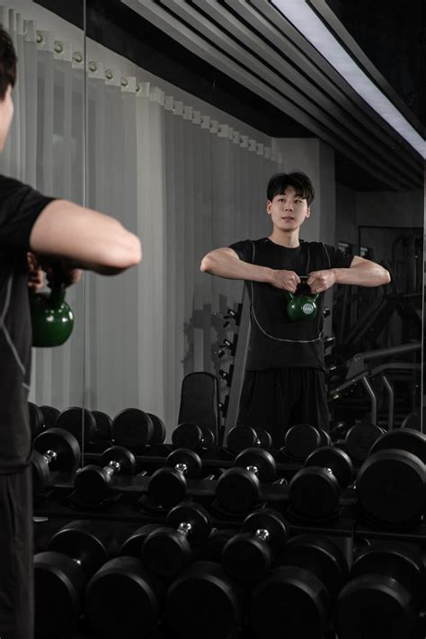 肌肉努力素材 肌肉努力模板 肌肉努力图片高速下载 设图网