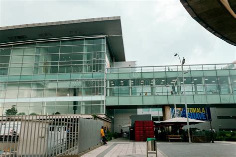 Aeropuerto Internacional De El Dorado Bogota Fotografía Editorial