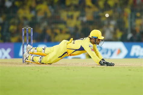 Ipl 2023 Csk Vs Rr Twitter Praises Dhoni Special As He Sends Zampa