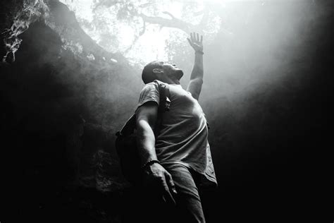 伸出援手 · 免费素材图片