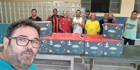 Em Várzea Da Palma Acolhidos Recebem Doações De Cestas Básicas
