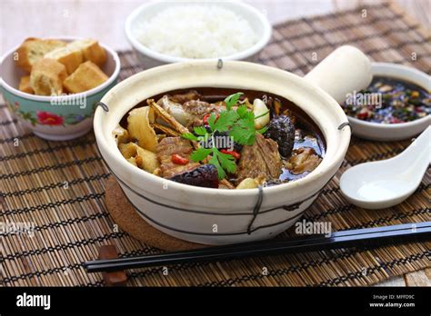 Malaysia Bak Kut Teh Traditional Chinese Herbal Pork Ribs Soup Stock