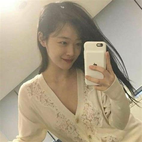 𝐁𝐔𝐁𝐁𝐋𝐄𝐁𝐀𝐁𝐈𝐄 Sulli Girl Pretty smile