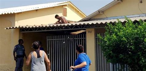 Homem Fica Entalado Em Telhado Ao Tentar Fugir Da Polícia 19102019