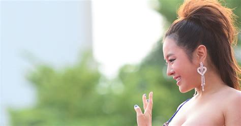 포토 여민정 드레스 노출사고에도 당당