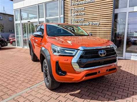Toyota Hilux 2 8d 4×4 6at Executive Autobond Group