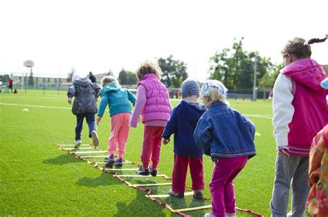 Listado de 10 como hacer una gincana para niños ABeamer