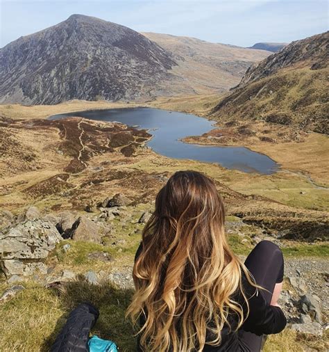 Summer Hiking Essentials What To Wear And Pack In Your Bag