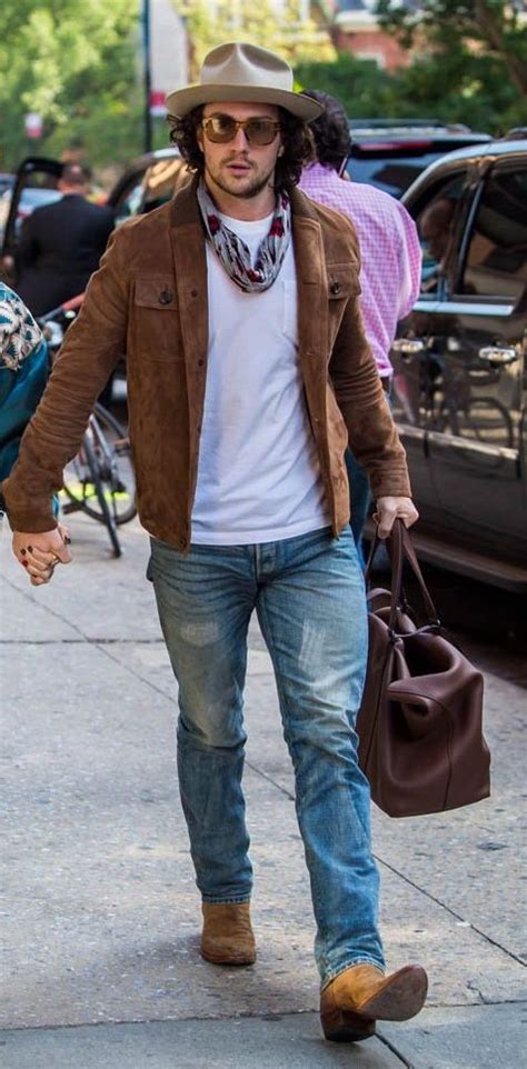 Nice Style By Aaron Taylor Johnson En 2024 Como Combinar Ropa Hombre