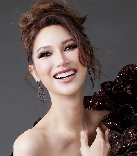 Saruda Panyakham Most Beautiful Thailand Transgender Fashion Model