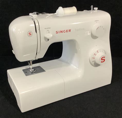 Lot Singer Tradition 2250 Sewing Machine