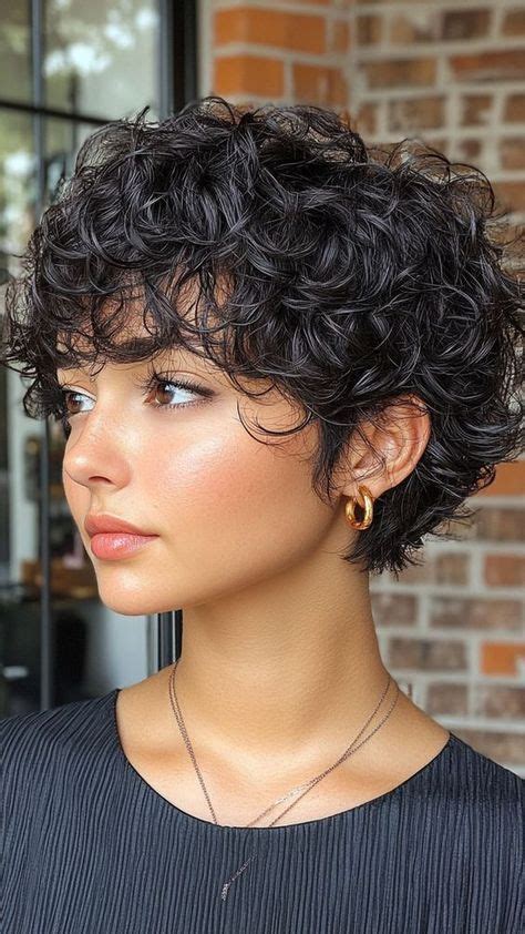 30 Tips And Tricks To Keep Natural Curls Looking Their Best Curly Pixie Haircuts Short Hair