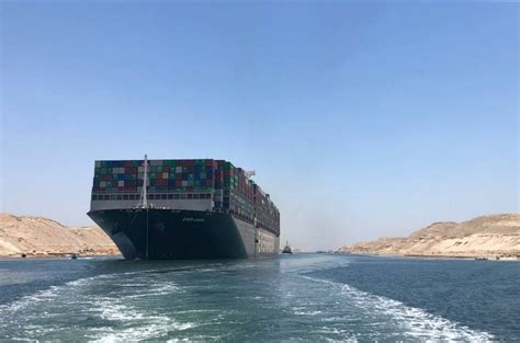 Egypte Un Pétrolier A Bloqué Le Canal De Suez à Cause Dune Avarie