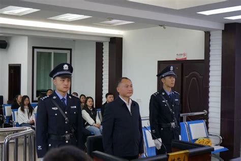 贵州省黔东南州委原书记安九熊受贿案一审开庭毕节市被告人常务副
