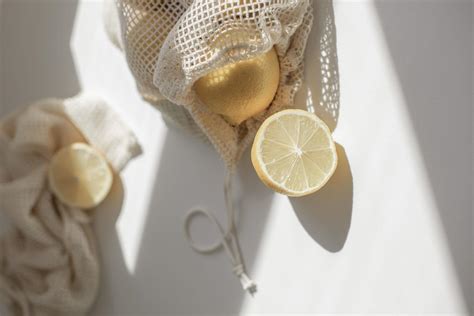 ლექსები რატომ გგონიათ ქალბატონო თითქოს წუხელის თქვენით შეშლილი