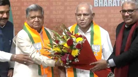 ಕಾಂಗ್ರೆಸ್ ಗೆ ಕೈಕೊಟ್ಟ ಜಗದೀಶ್ ಶೆಟ್ಟರ್ ಮಾತೃಪಕ್ಷ ಬಿಜೆಪಿಗೆ ಘರ್ ವಾಪಸಿ ಆದರು