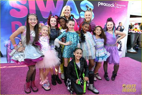JoJo Siwa Mom Jessalynn Attend Siwas Dance Pop Revolution Premiere