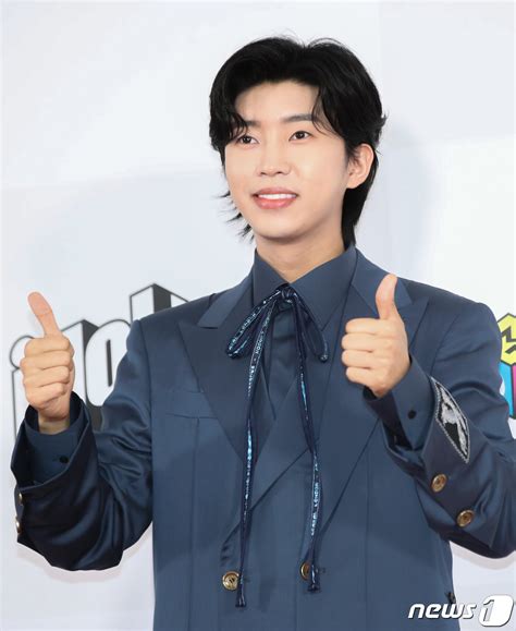 임영웅 정동원과 엎치락뒤치락다시 1위 스타1픽 뉴스1