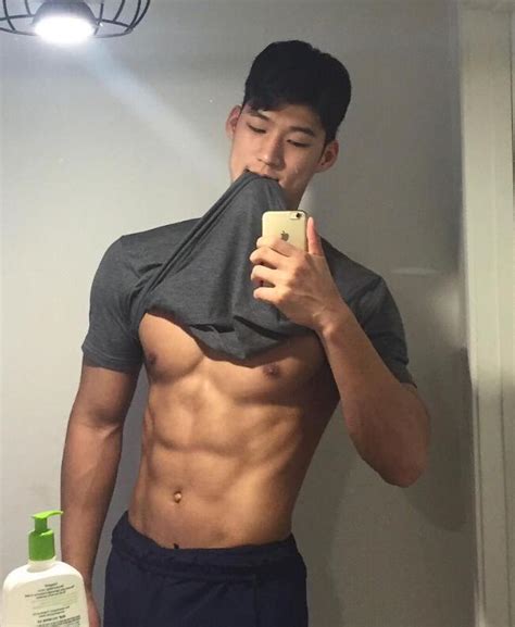 28岁小伙喜欢健身，7年健身获完美身材，网友：这腹肌帅炸了！肌肉