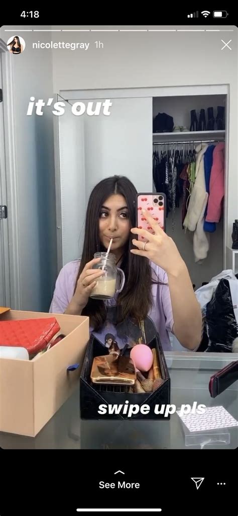 Pin By Claire Bowen On Nicolette Grey Mirror Selfie Selfie Scenes