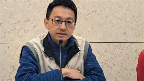 記者 梅花新聞網 編輯部 台北報導 上周新冠死亡78例創半年新高 羅一鈞憂228後疫情升溫 梅花新聞網