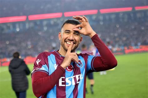 Egypt S Trezeguet Scores Late As Trabzonspor Beat Leaders Fenerbahce