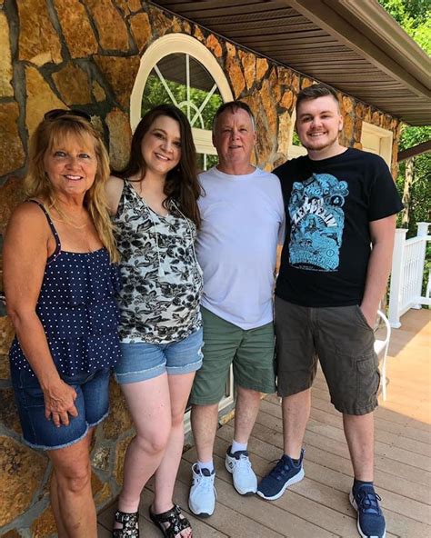 Can Someone Remove My Mom And Sister From The Picture And Do A Face