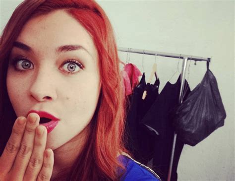 Daniela Luján Consiente A Sus Fans Y Comparte Foto Con Sexy Top