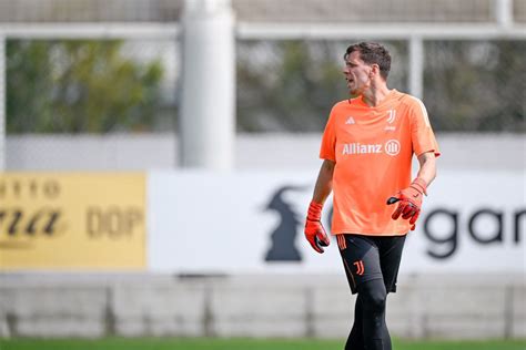 Szczesny Addio Al Calcio A Soli 34 Anni