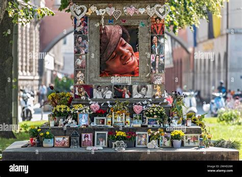 Pictures Hearts Flowers At Cult Site In Memory Of Pop Singer Michael