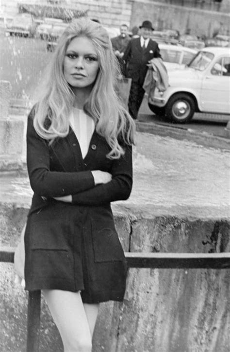 On Her Birthday Iconic Shots Of Sixties Model Veruschka Artofit