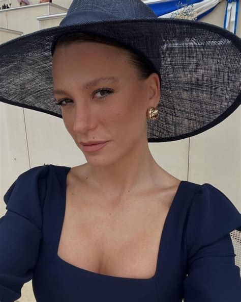 Ayşe Barım Hangi ünlülerin Menajeri Ünlülerin Merak Edilen Ajansları