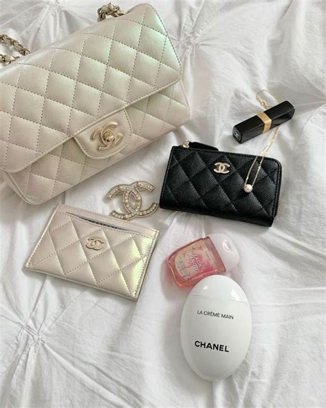 Pin By Rafaella De Campos On Classy Life Purses Shoulder Bag Bags