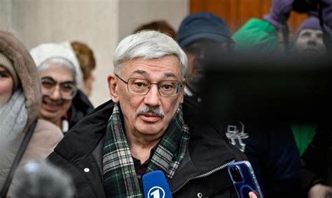 El Activista Oleg Orlov Es Condenado En Rusia Por Criticar La Guerra En