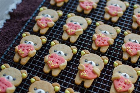Heart Hugging Rilakkuma Bear Cookie リラックマのハート抱っこクッキー — Coucou Natsuha
