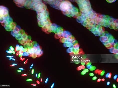 블랙에 블루 Led 축제 화 환 빛 붉은 녹색 3d 렌더링 3d 그림입니다 선택적 초점 얕은 Dof 0명에 대한 스톡 사진 및