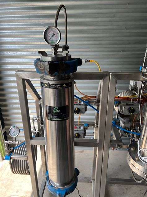Apeks 1500 5Lx5L CO2 Subcritical Supercritical Extraction System Equipment For Sale Future4200